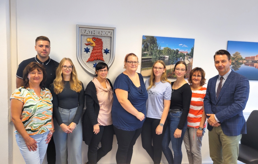 Sechs neue Auszubildende bei der Stadt Rathenow - Stadtportal für Rathenow / Havelland